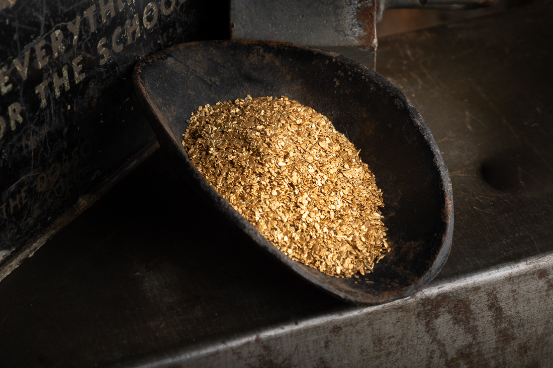 Small Flake Gold Nuggets - 18 to 25 mesh - 5 Grams [18-25 mesh - 5 ...