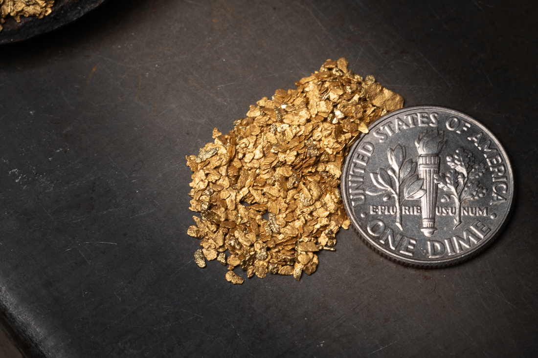 Small Flake Gold Nuggets - 18 to 25 mesh - 5 Grams [18-25 mesh - 5 ...